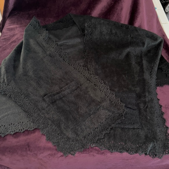 Accessories | Nwt Black Laser Cut Shawl With Pockets | Poshmark